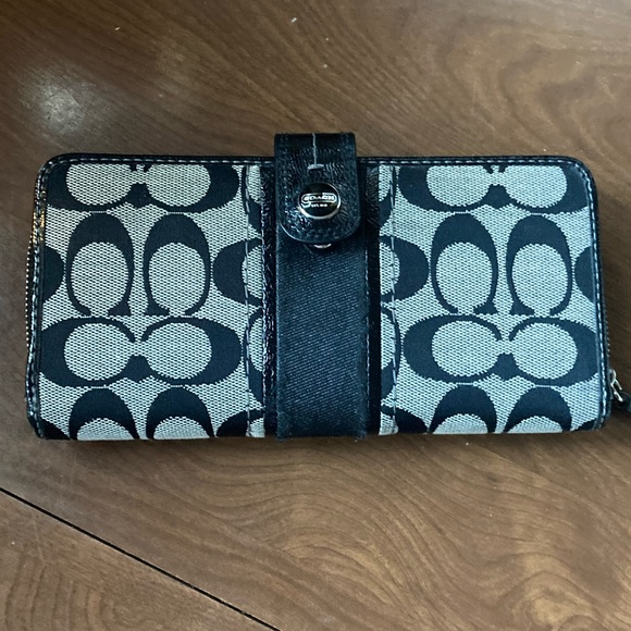 Coach | Bags | Coach Signature Logo Wallet | Poshmark